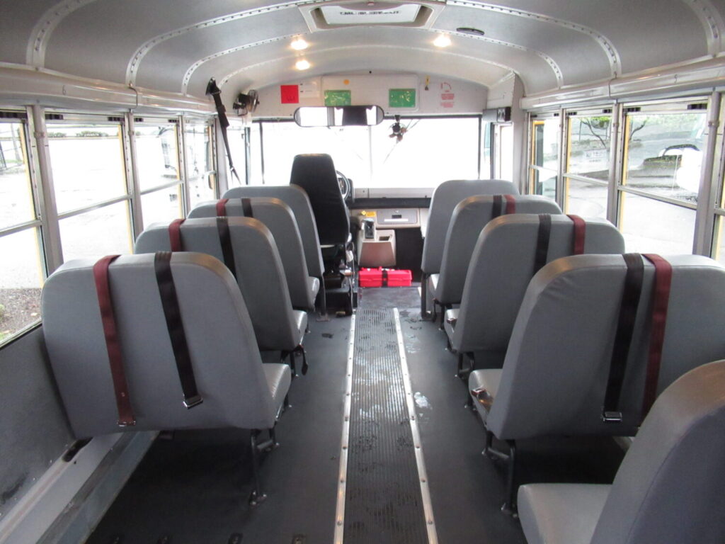 2007 Thomas Freightliner FS65 14 Passenger + 2 Wheelchairs School Bus ...