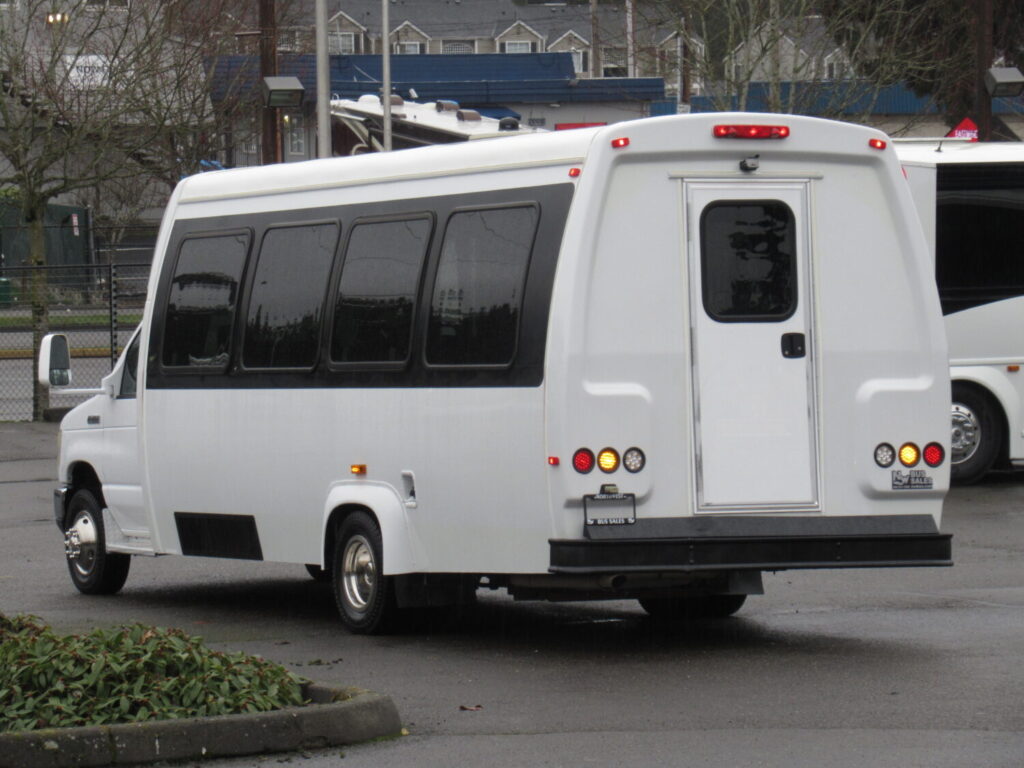 2010 Ford Ameritrans 19 Passenger + 2 Wheelchair Shuttle Bus - S34252 ...