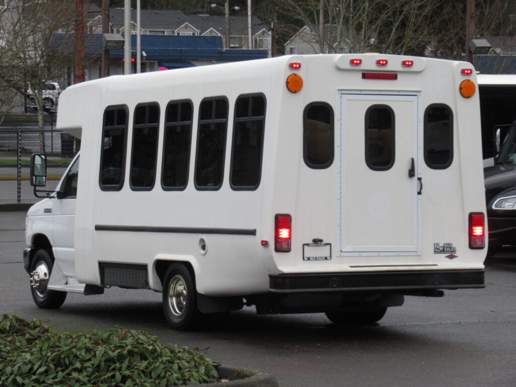 2010 Ford Diamond VIP 2200 14 Passenger + 1 Wheelchair ADA Shuttle Bus ...