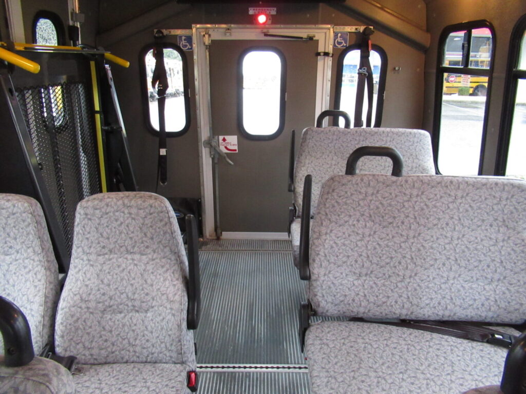 2010 Ford Diamond VIP 2200 14 Passenger + 1 Wheelchair ADA Shuttle Bus ...