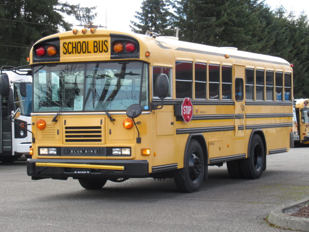 2007 Blue Bird All American 26 Passenger + 1 Wheelchair Short School ...
