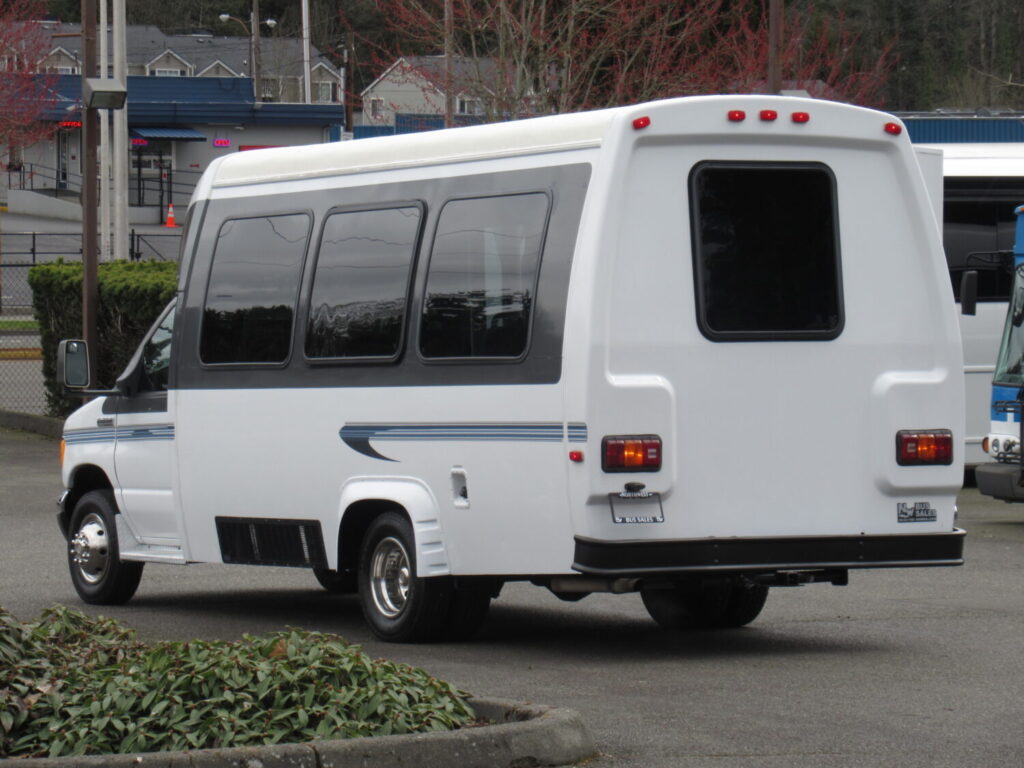 2006 Ford Ameritrans 12 Passenger + 2 Wheelchair ADA Shuttle Bus ...
