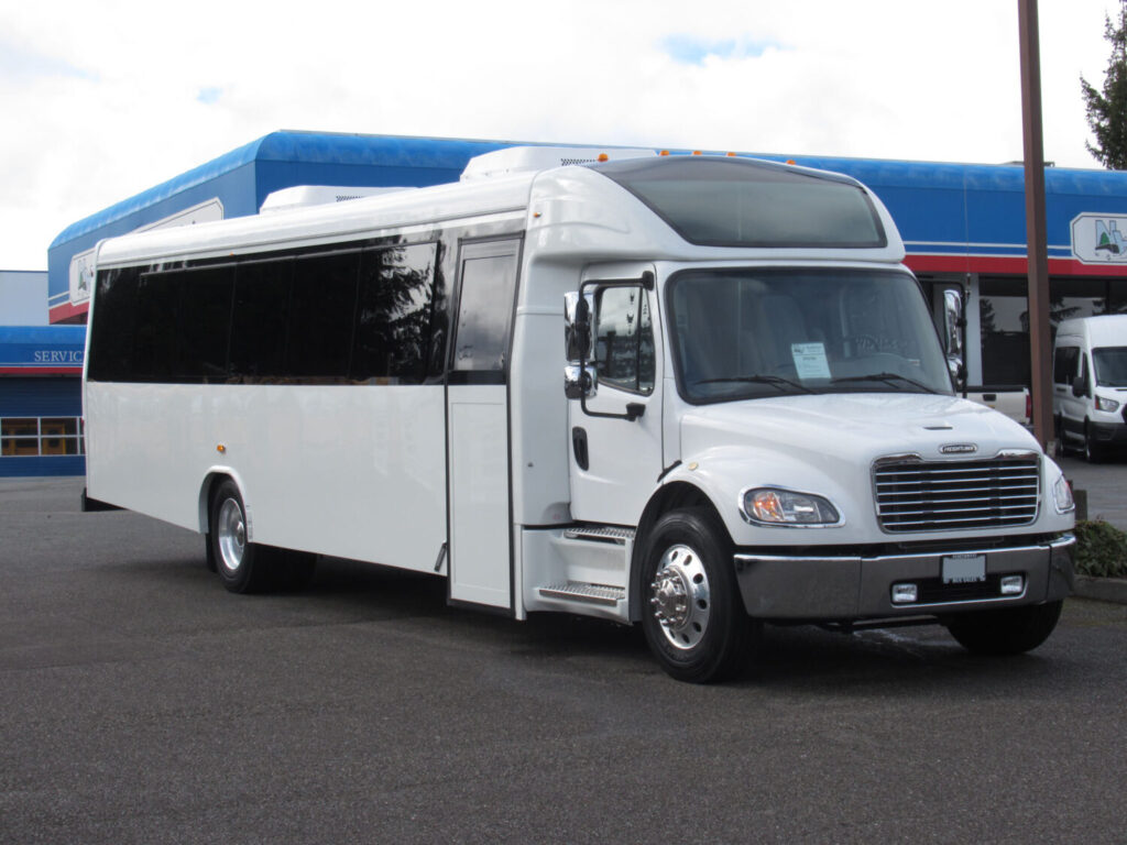 2019 ECD KSIR M2 Freightliner 36 Passenger + Rear Luggage Executive ...