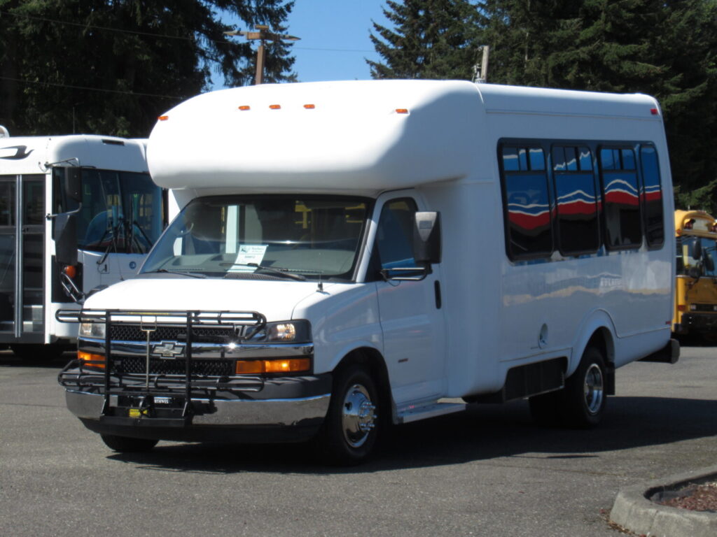 2010 Chevrolet Startrans 14 Passenger ADA Shuttle Bus - S08812 ...