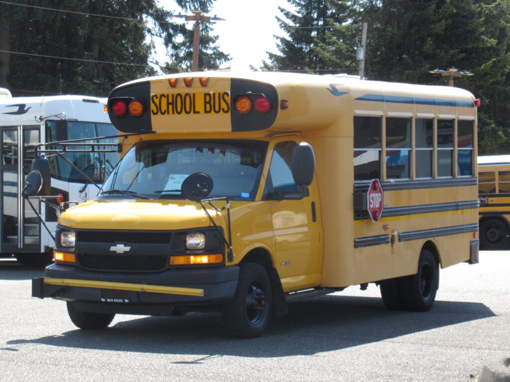 2005 Chevrolet Blue Bird Handy Bus 12+1 ADA Type-A School Bus -B80592 ...
