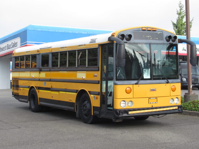 2006 Thomas HDX 33 Passenger + 3 Wheelchair School Bus - B60715 ...