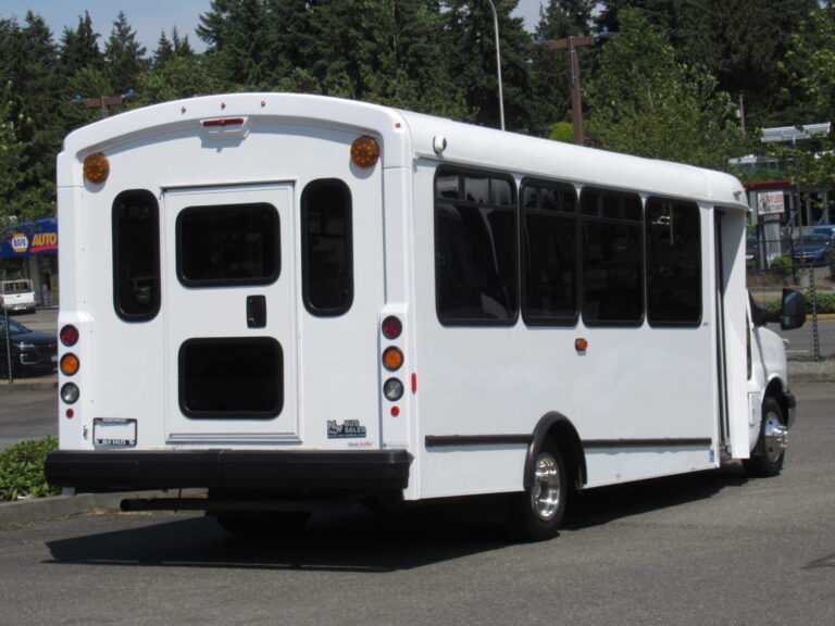 2016 Chevrolet Arboc Spirit of Mobility 18 Passenger + 2 Wheelchair ADA ...