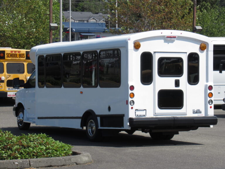 2016 Chevrolet Arboc Spirit of Mobility 18 Passenger + 2 Wheelchair ADA ...