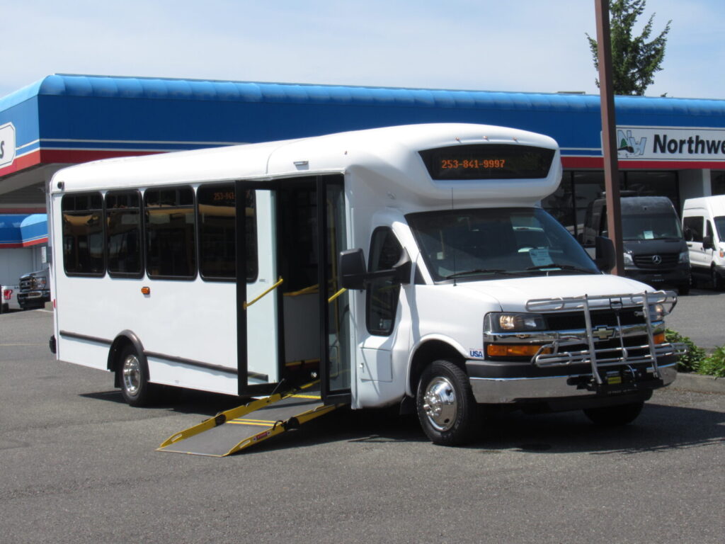 2016 Chevrolet Arboc Spirit of Mobility 18 Passenger + 2 Wheelchair ADA ...