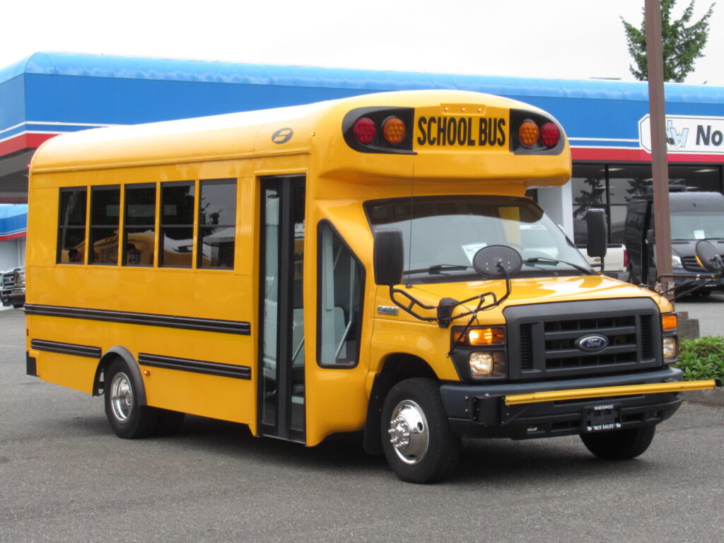 2016 Ford E-450 Stacraft Quest 30 Passenger School Bus - B03994 ...