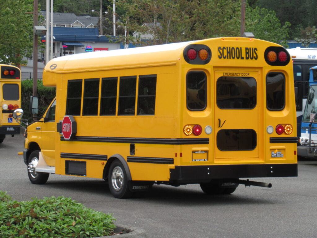 2016 Ford E-450 Stacraft Quest 30 Passenger School Bus - B03994 ...