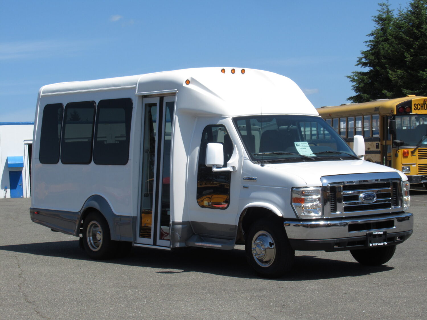 Shuttle Buses | Northwest Bus Sales, Inc