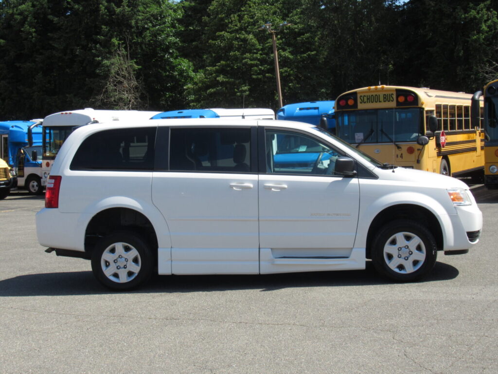 2010 Dodge Braun Entervan 4 Passenger + 1 Wheelchair ADA Van - S95488 ...