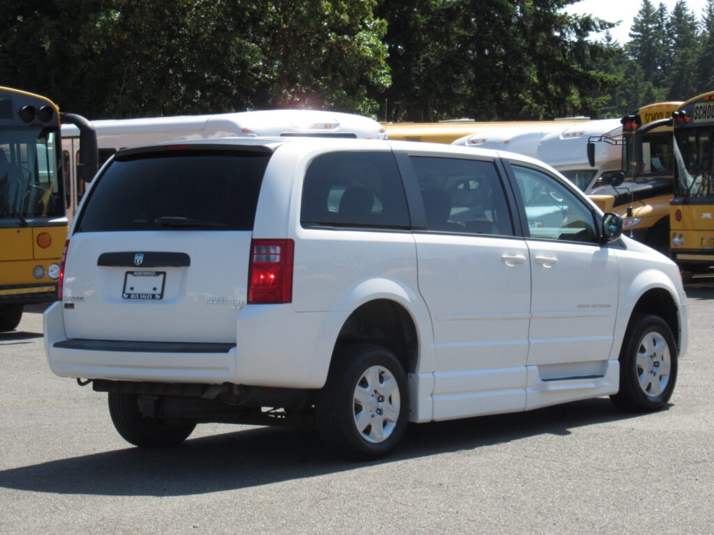 2010 Dodge Braun Entervan 4 Passenger + 1 Wheelchair ADA Van - S95488 ...