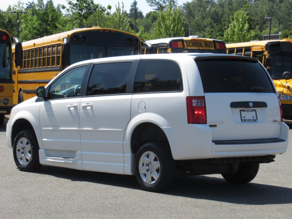 2010 Dodge Braun Entervan 4 Passenger + 1 Wheelchair ADA Van - S95488 ...