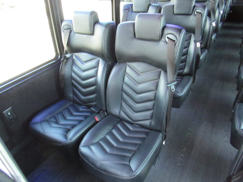 2018 Freightliner M2 Grech GM40 38 Passenger + Rear Luggage - SG1158 ...