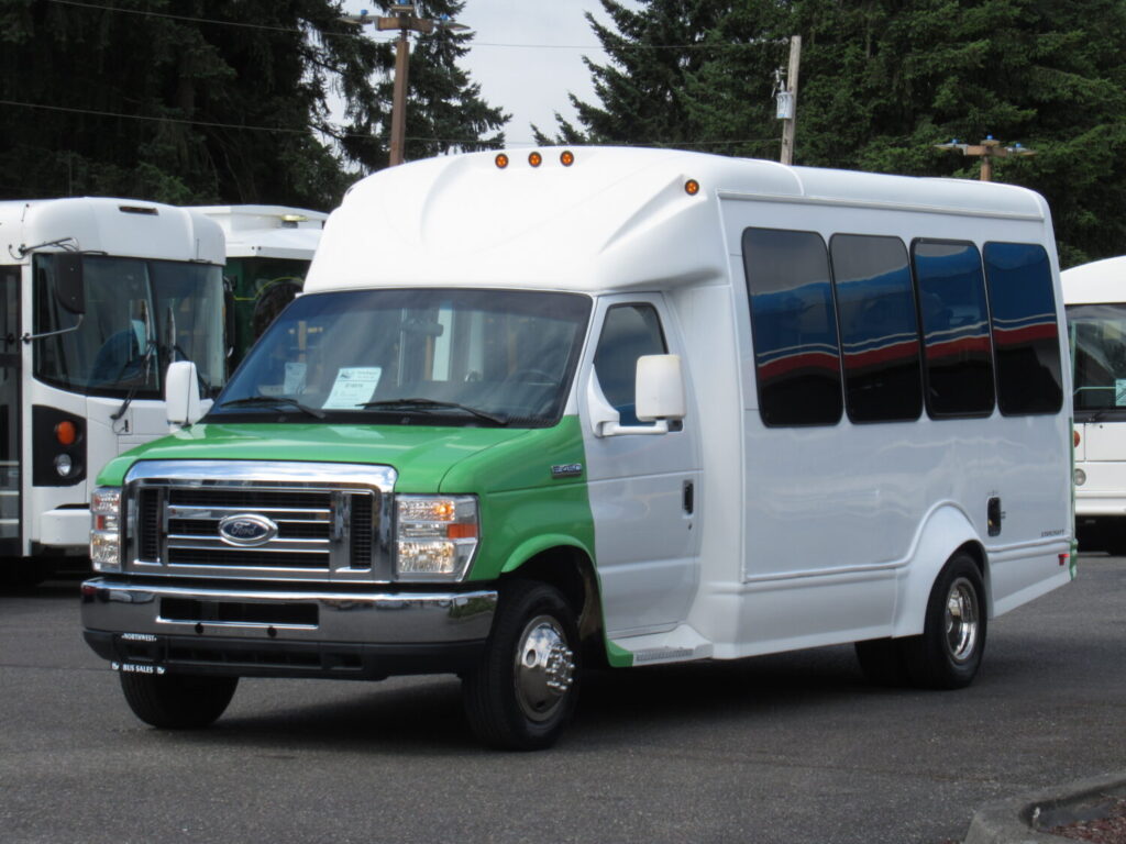 2015 Ford Starcraft Starquest 14 Passenger Shuttle Bus - S16016 ...