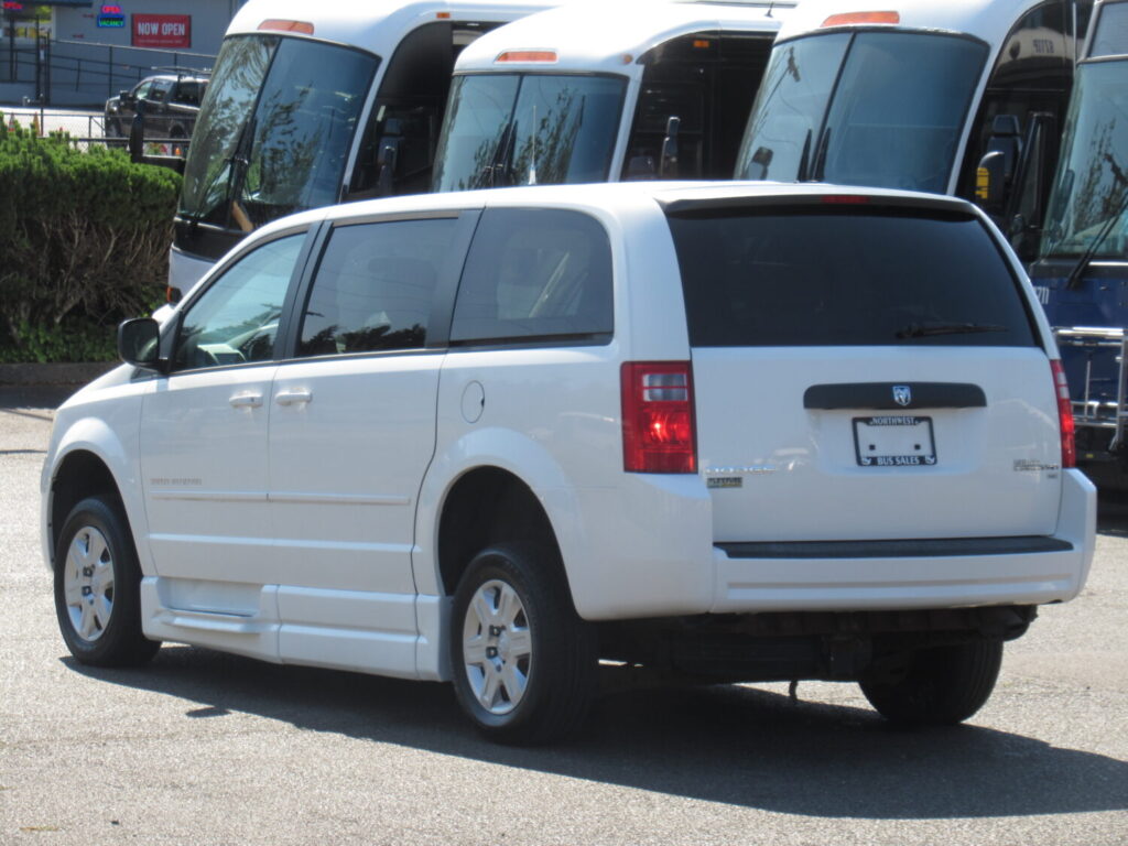 2010 Dodge Braun Entervan 4 Passenger + 1 Wheelchair ADA Van - S20559 ...