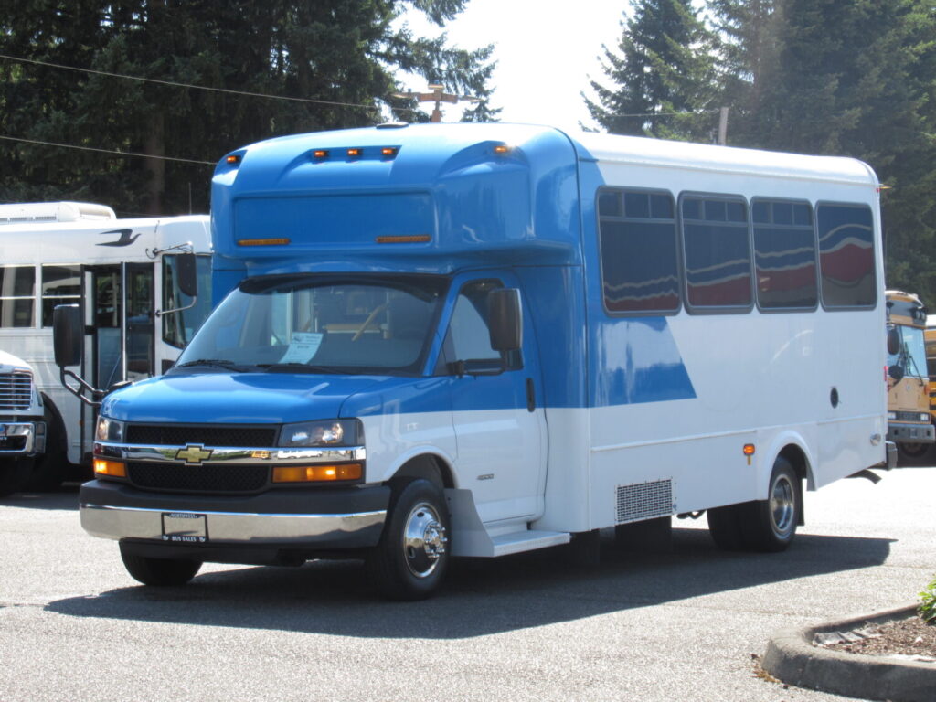 2015 Chevrolet Glaval Titan II 14 Passenger Shuttle Bus - S33781 ...