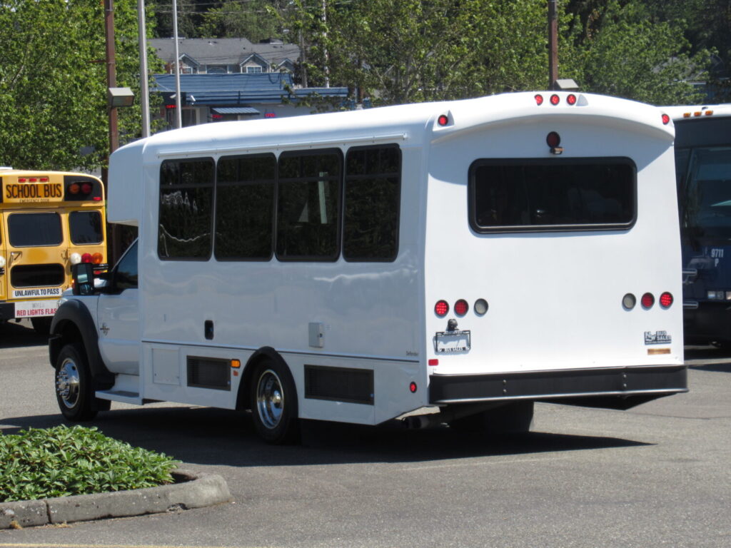 2016 Ford F-550 Champion Defender 16 Passenger ADA Shuttle Bus - S67830 ...