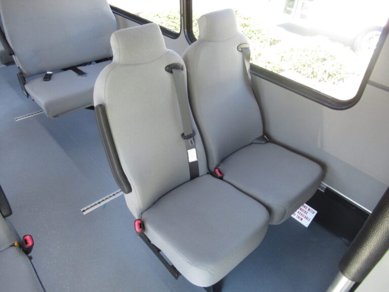 2016 Ford F-550 Champion Defender 16 Passenger ADA Shuttle Bus - S67830 ...