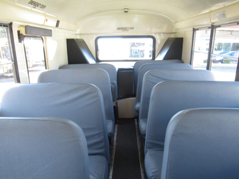 2005 International RE-300 81 Passenger School Bus - B81351 | Northwest ...