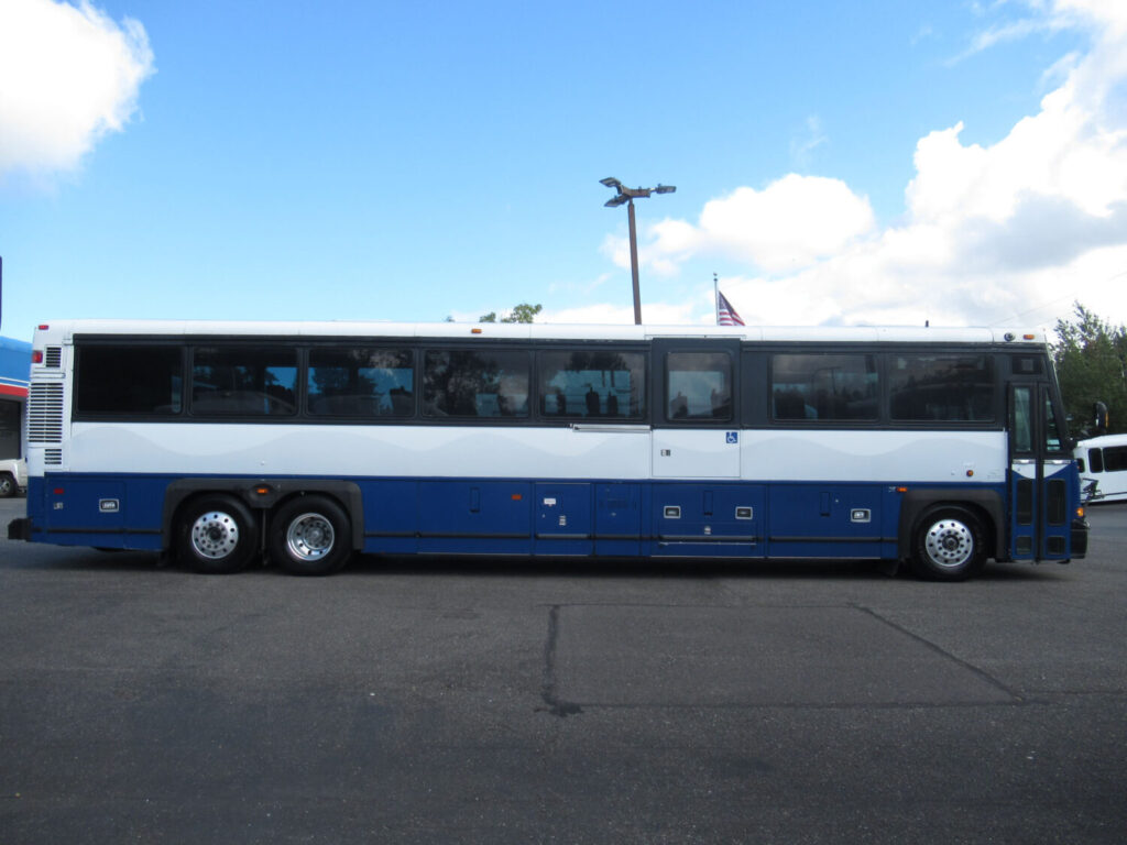 2005 MCI D4500 57 Passenger ADA Motorcoach - C56543 | Northwest Bus ...