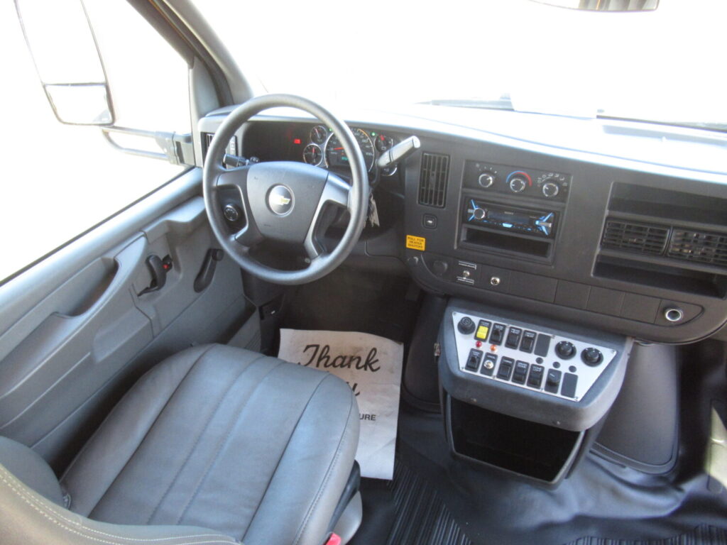 2011 Chevrolet Collins Super Bantam 24 Passenger School Bus - B61535 ...