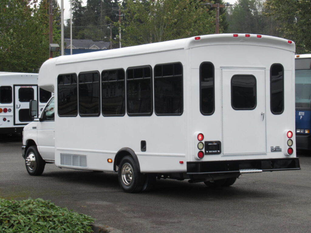 2010 Ford Starcraft Allstar 25 Passenger Shuttle Bus - S03764 ...