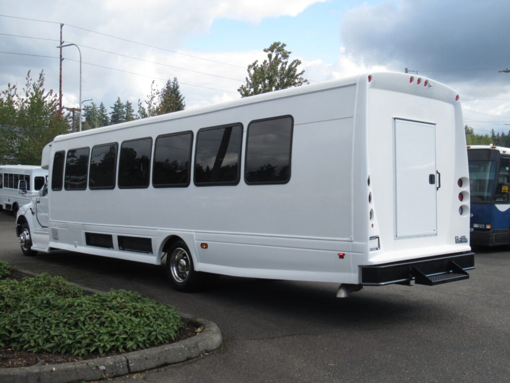 2015 Ford Starcraft XLT 40 Passenger + Rear Luggage Shuttle Bus ...