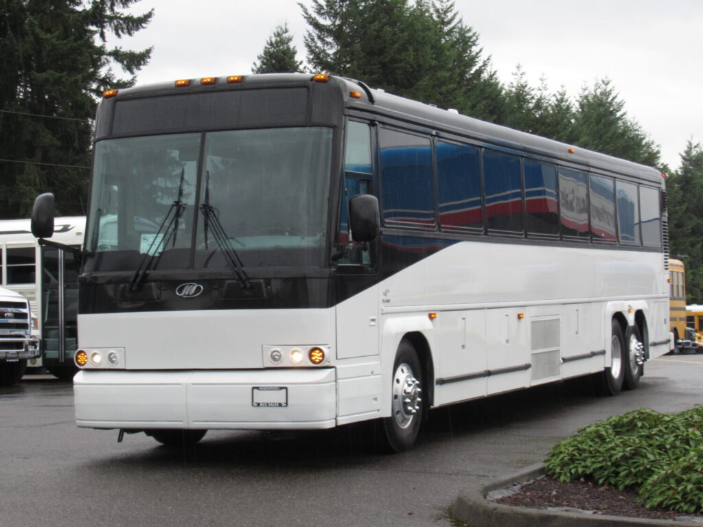 2004 MCI D4500 53 Passenger ADA Motorcoach - C56278 | Northwest Bus Sales, Inc