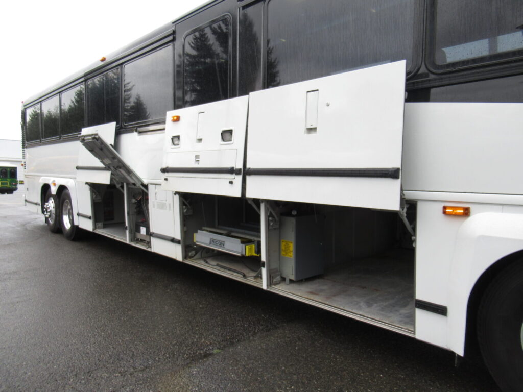 2004 MCI D4500 53 Passenger ADA Motorcoach - C56278 | Northwest Bus ...