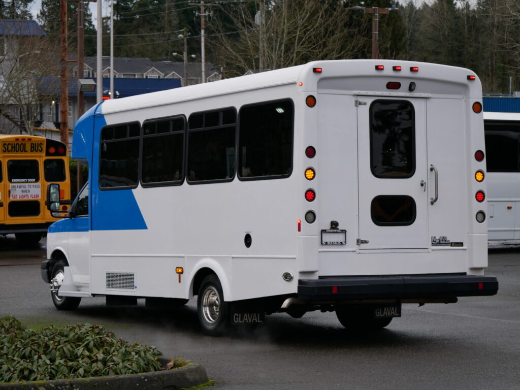 2016 Chevrolet Glaval Titan II 14 Passenger Shuttle Bus - S39040 ...