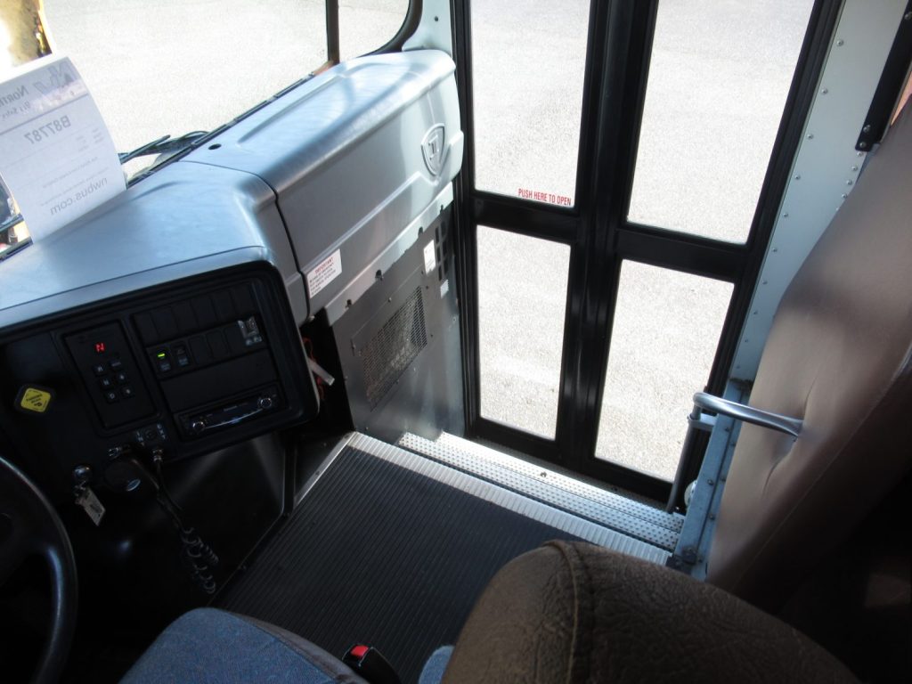 2005 IC CE300 77 Pass School Bus - B87787 | Northwest Bus Sales, Inc