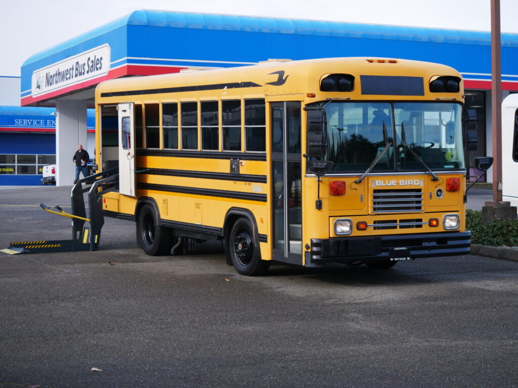 1999 Blue Bird TC-1000 Handy Bus 18 ADA Short School Bus - B82359 ...